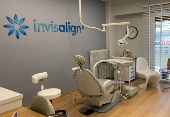 Ορθοδοντική Θεραπεία Invisalign. Τι είναι, πόσο κοστίζει, τι θεραπεύει ...